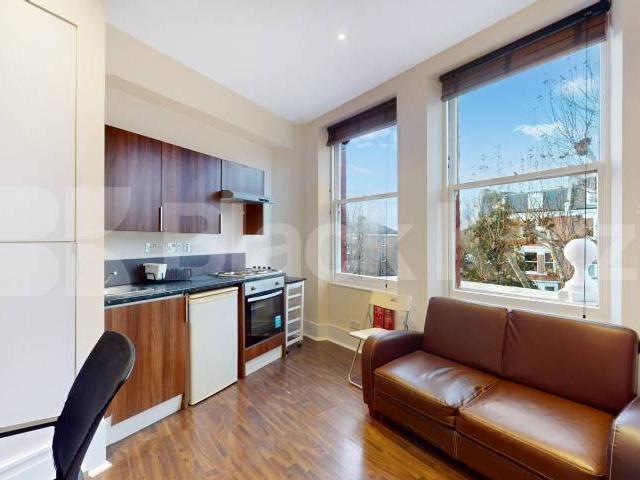 Apartment at Parkway, Greater London