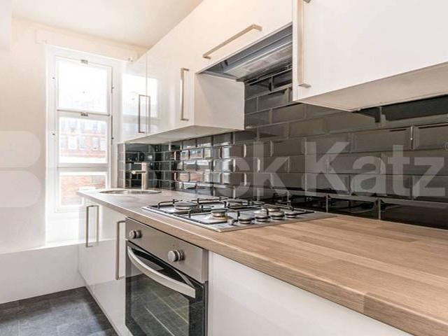 Apartment at Parkway, Greater London