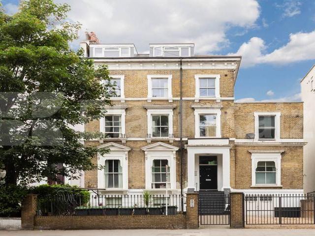 Apartment at Parkway, Greater London