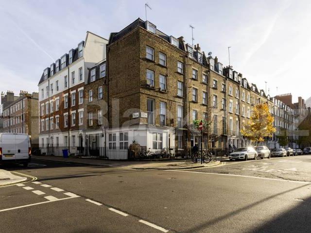 Apartment at Parkway, Greater London