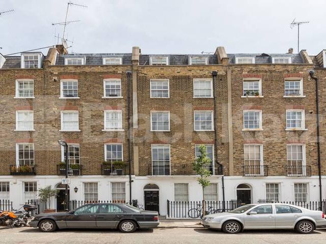 Apartment at Parkway, Greater London