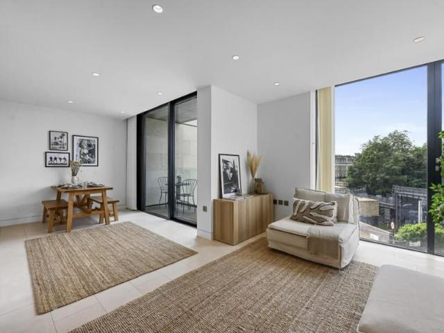 Apartment at Parkway, Greater London