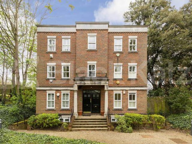 Apartment at Parkway, Greater London