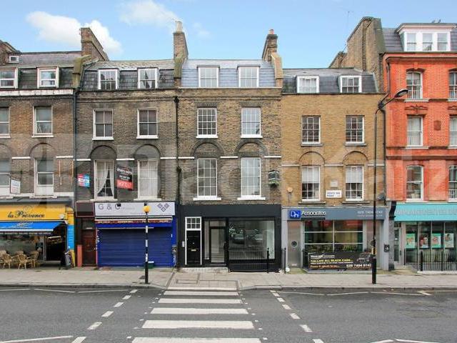 Apartment at Parkway, Greater London