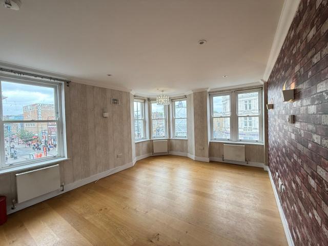Apartment at Parkway, Greater London