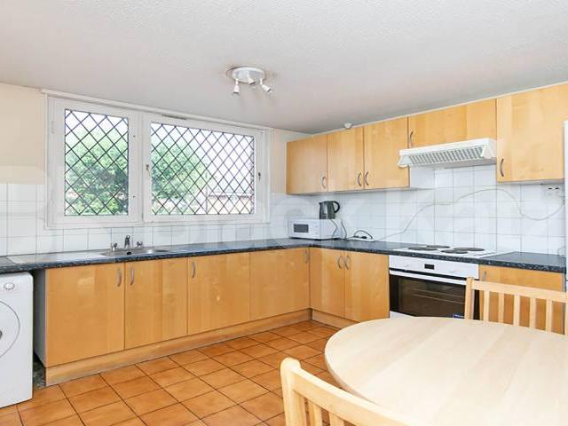 Apartment at Parkway, Greater London