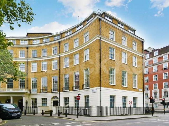 Apartment at Parkway, Greater London