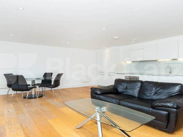 Apartment at Parkway, Greater London