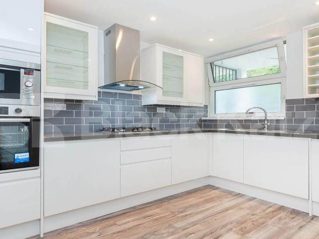 Apartment at Parkway, Greater London