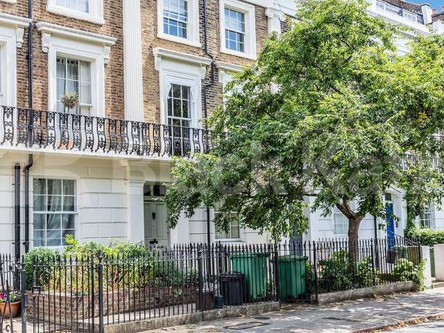 Apartment at Parkway, Greater London