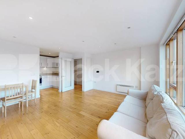 Apartment at Parkway, Greater London