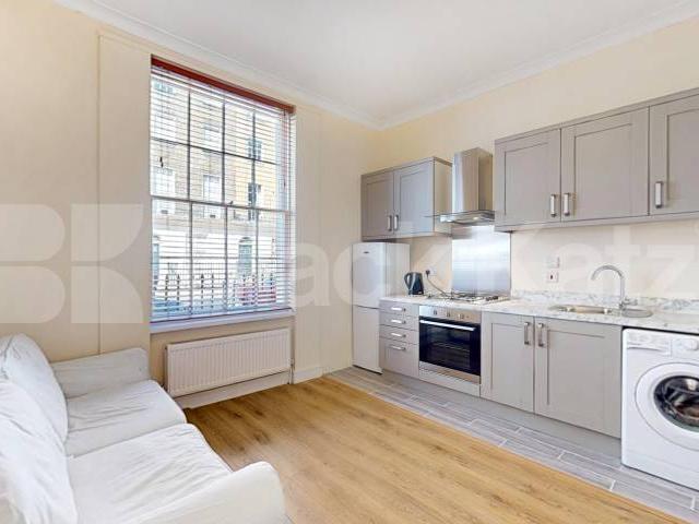 Apartment at Parkway, Greater London