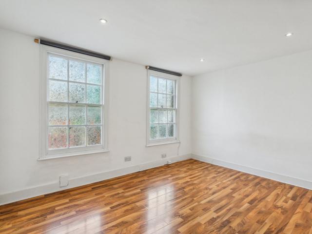 Apartment at Parkway, Greater London