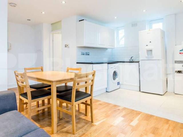 Apartment at Parkway, Greater London
