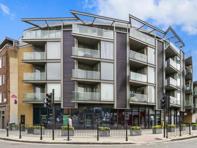 Apartment at Parkway, Greater London
