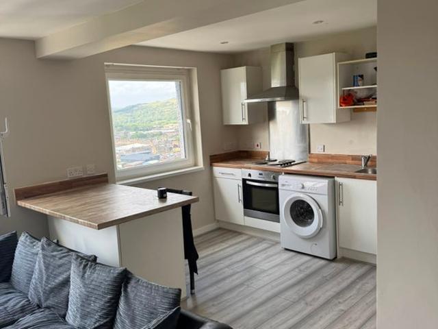 Apartment at Parkwood Rise, Bradford