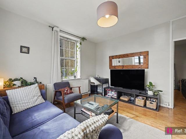 Apartment at Parmiter Street, Greater London
