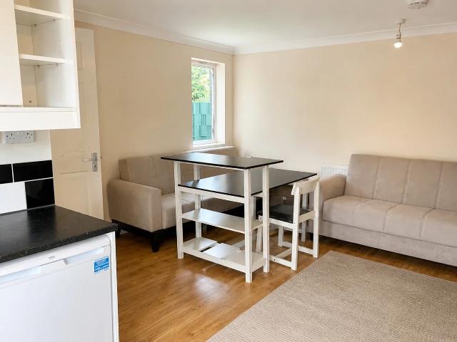 Apartment at Parsloes Avenue, Greater London