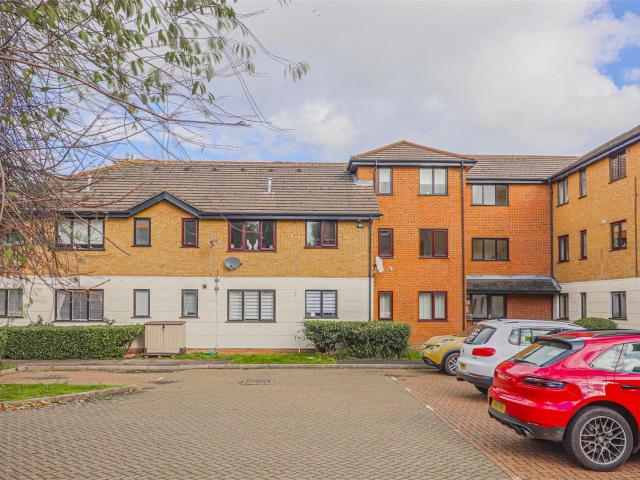 Apartment at Parrotts Field, Hoddesdon