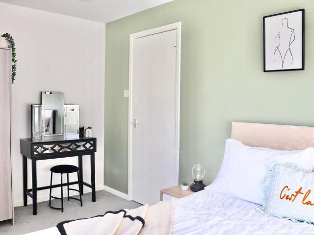 Apartment at Pasley Close, Greater London