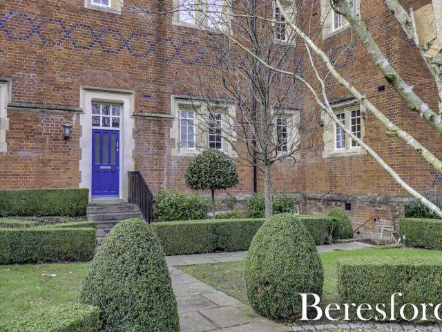 Apartment at Pastoral Way, Brentwood