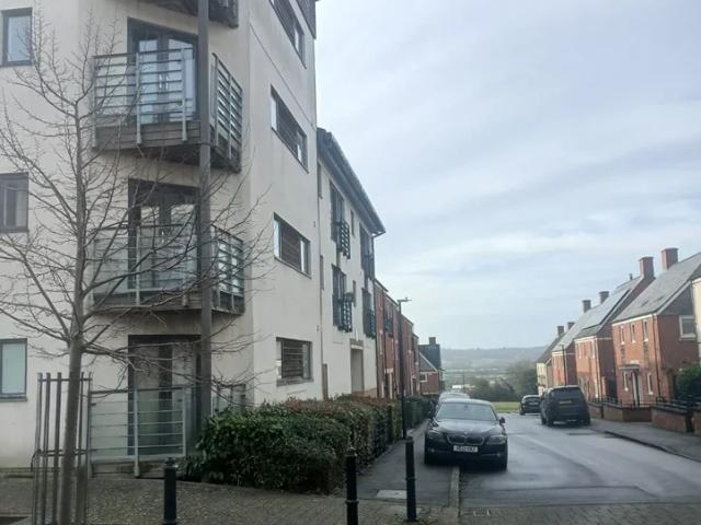 Apartment at Pasteur Drive, Swindon