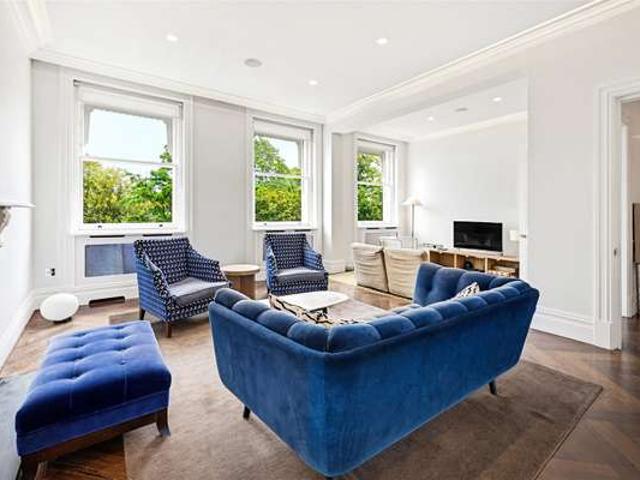 Apartment at Petersham Mews, Greater London
