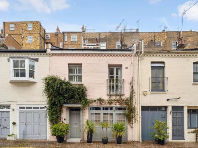 Apartment at Petersham Mews, Greater London