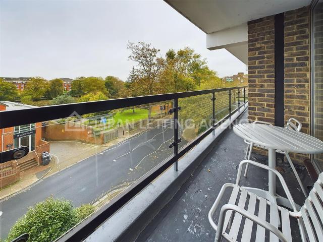 Apartment at Petersham Road, Greater London
