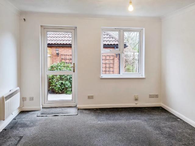 Apartment at Petersham Terrace, Greater London