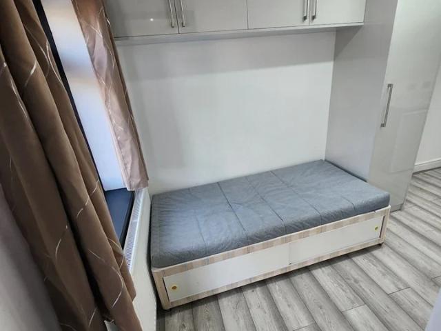Apartment at Pettits Lane, Greater London