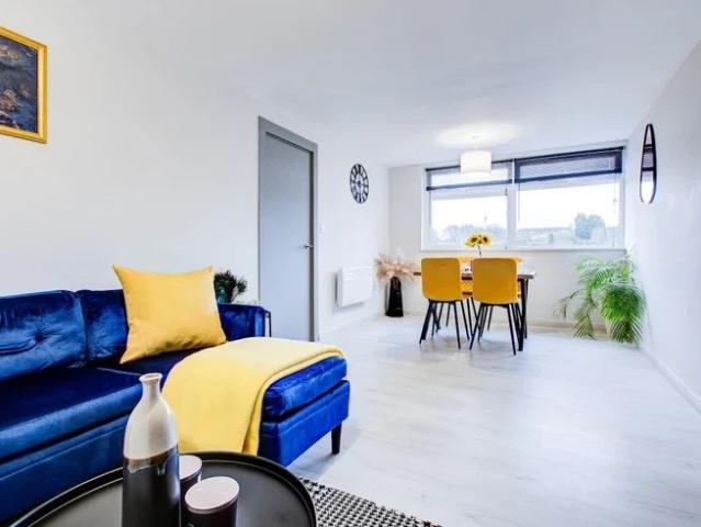 Apartment at Pettifer Way, High Wycombe