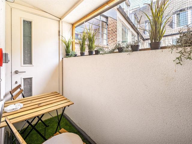 Apartment at Petty France, City of Westminster