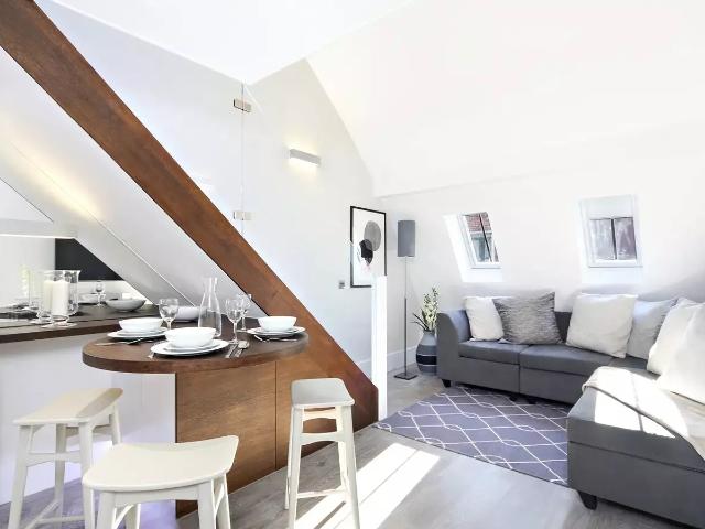 Apartment at Petty France, City of Westminster