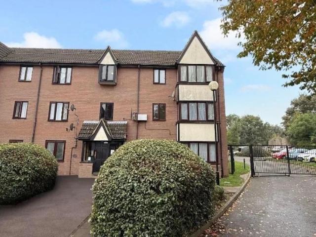 Apartment at Petunia Court, Luton