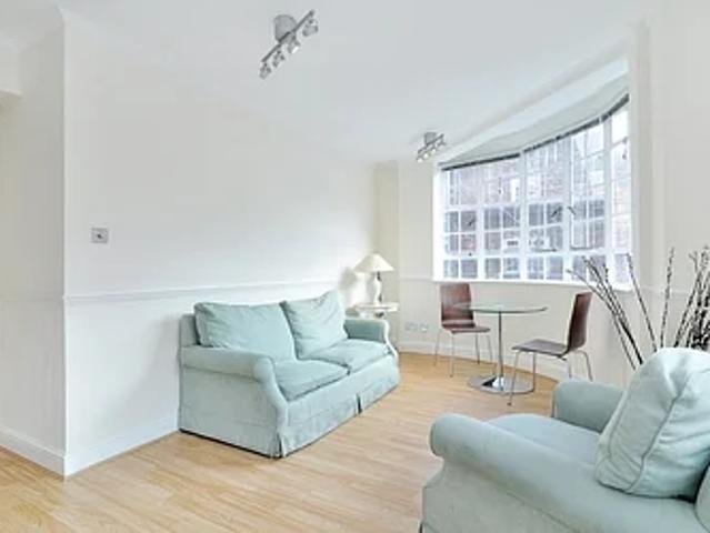 Apartment at Petyward, Greater London