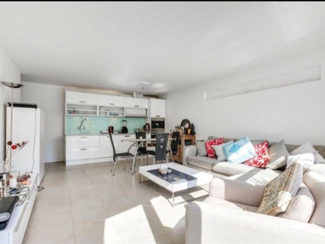 Apartment at Pear Tree Street, Greater London