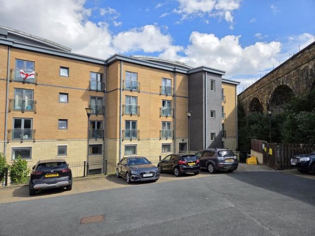 Apartment at Pear Street, Kirklees