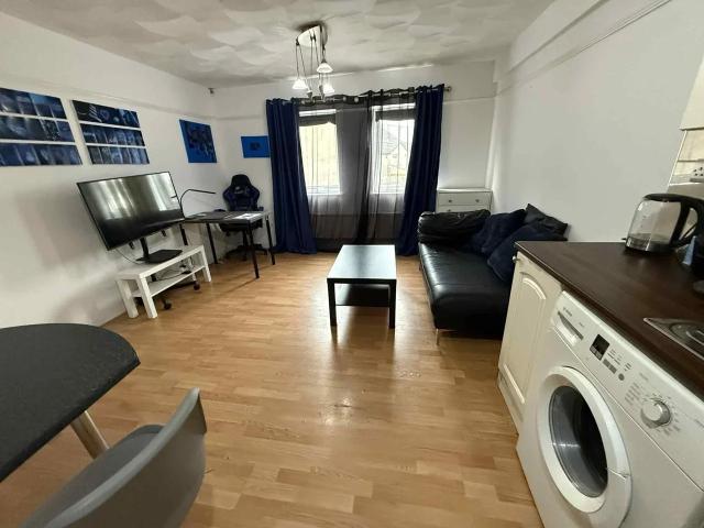 Apartment at Pearl Street, Cardiff