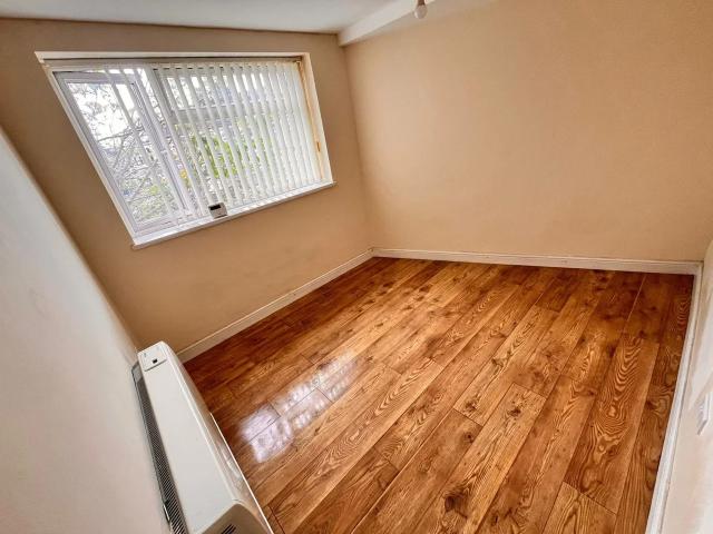 Apartment at Pearl Street, Cardiff