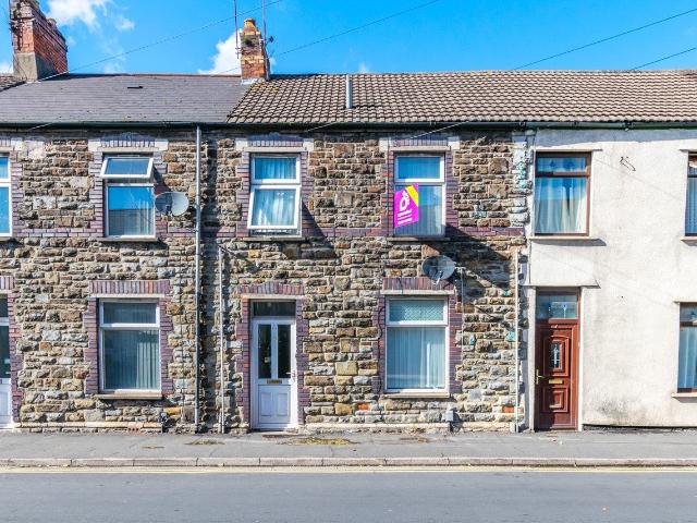 Apartment at Pearl Street, Cardiff