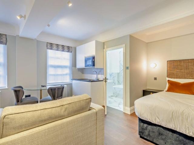 Apartment at Pelham Crescent, Greater London