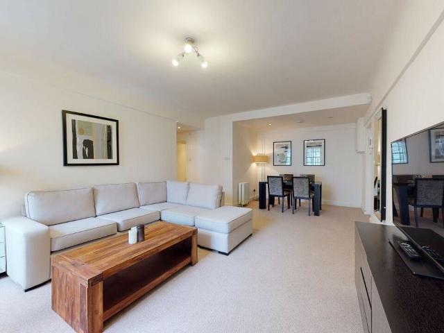 Apartment at Pelham Crescent, Greater London