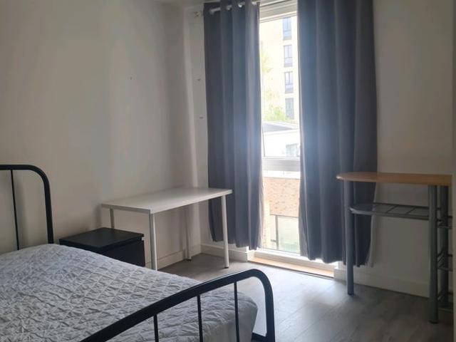 Apartment at Peloton Avenue, Greater London