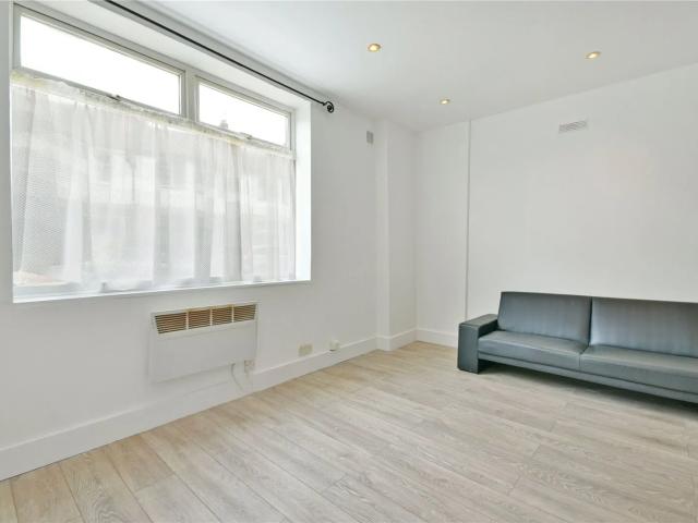 Apartment at Pellatt Grove, Greater London