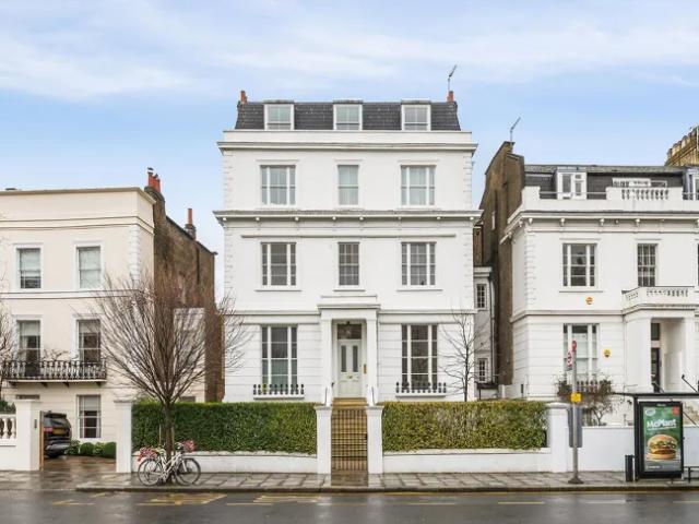 Apartment at Pembridge Villas, Greater London