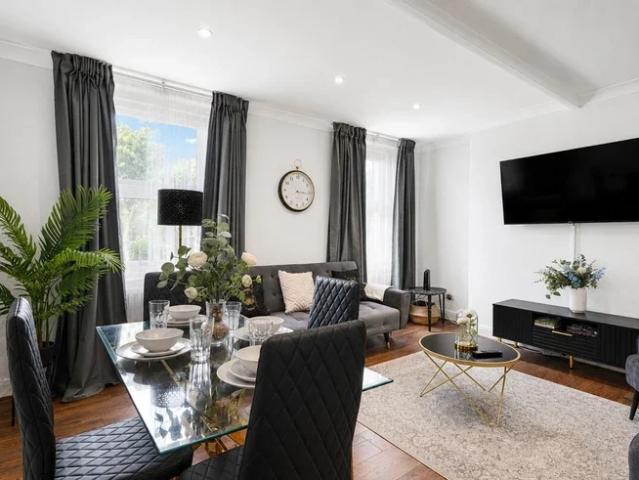 Apartment at Pembroke Studios, Greater London
