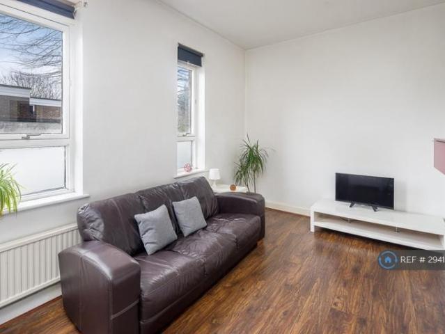 Apartment at Pembroke Road, Greater London
