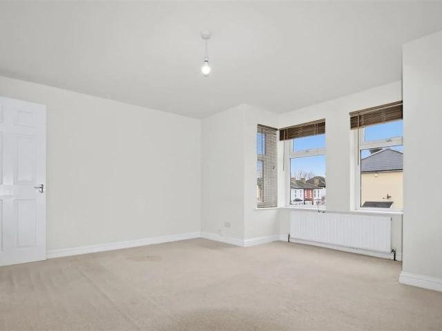 Apartment at Pembroke Road, Greater London