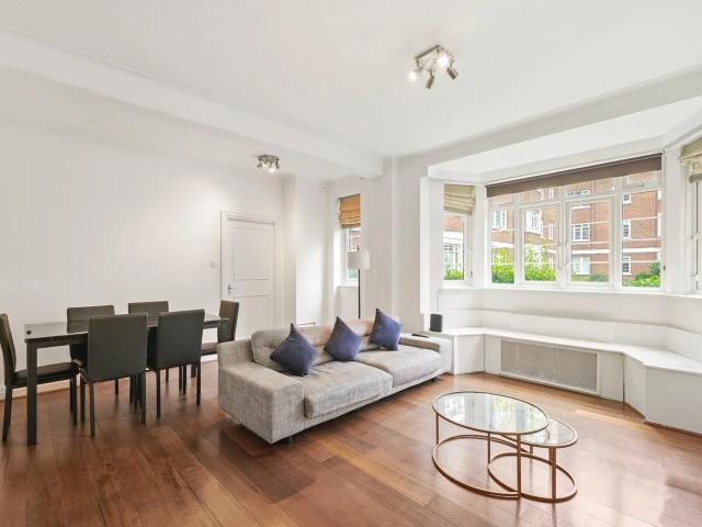 Apartment at Pembroke Road, Greater London